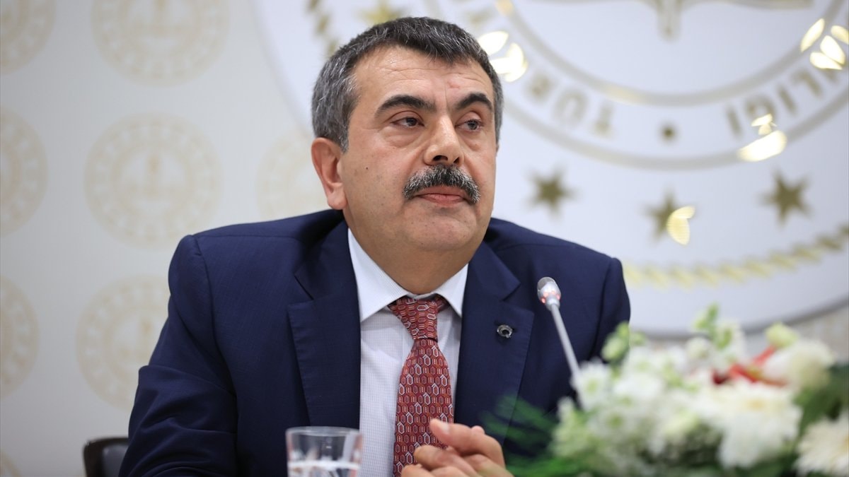 Milli Eğitim Bakanı Yusuf Tekin, okul ziyaretleriyle çalışmalara ...