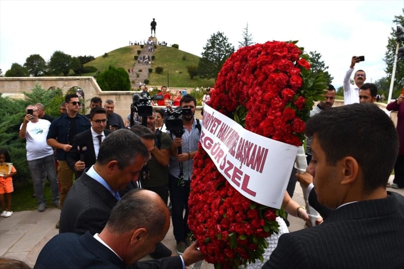 CHP Genel Başkanı Özel 30 Ağustos etkinlikleri için Kütahya'da - Ensonhaber