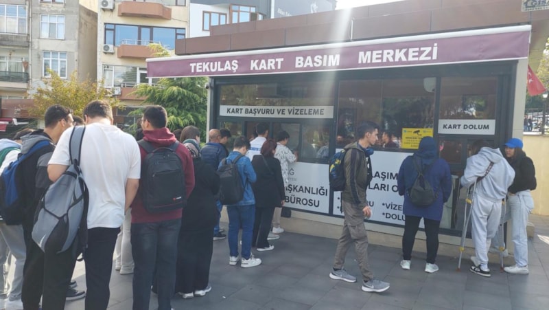 Tekirdağ'da toplu taşıma kartı kuyruğu - Ensonhaber