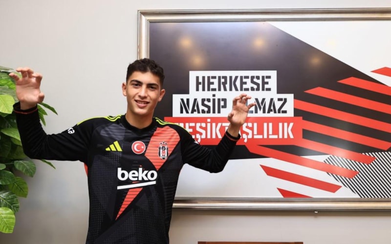 Beşiktaş, Mehmet Tuğra Yeşilyurt ile profesyonel sözleşme imzaladı ...