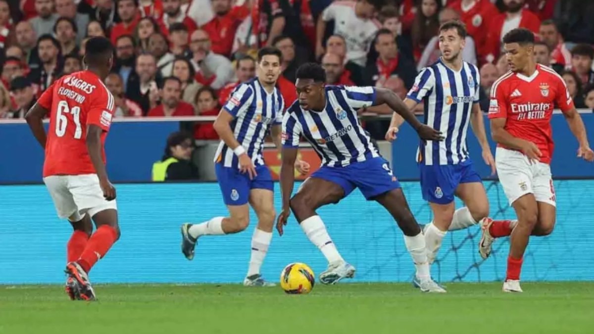 Dev maçta Benfica, Porto'yu devirdi - Ensonhaber