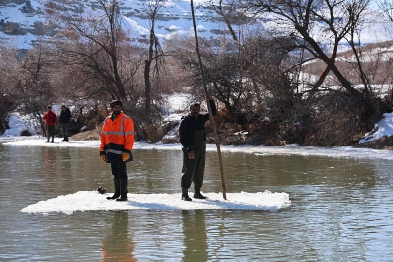 Bayburt'ta Eskimo usülü balık avı - Ensonhaber