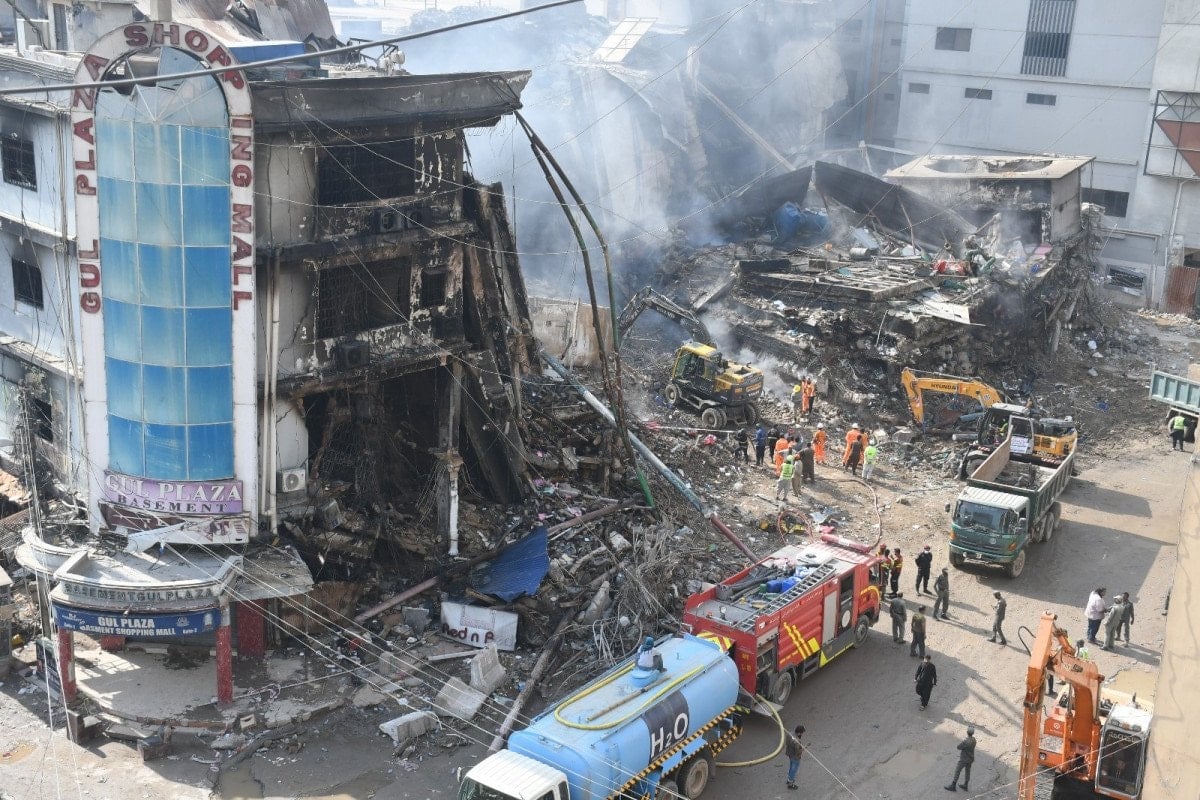 Pakistan’daki AVM yangınında can kaybı artıyor - Dünya'dan Son Dakika ...