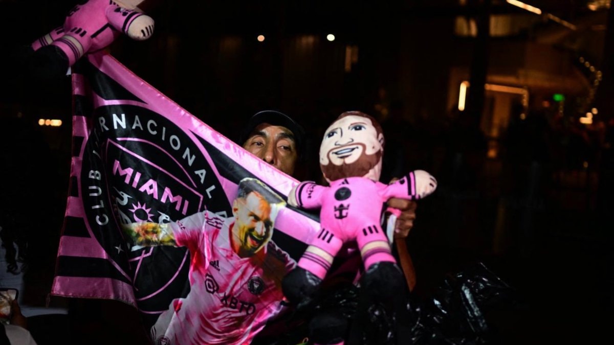Lionel Messi Peru'yu da coşturdu: Yüzlerce kişi otel önünde toplandı ...