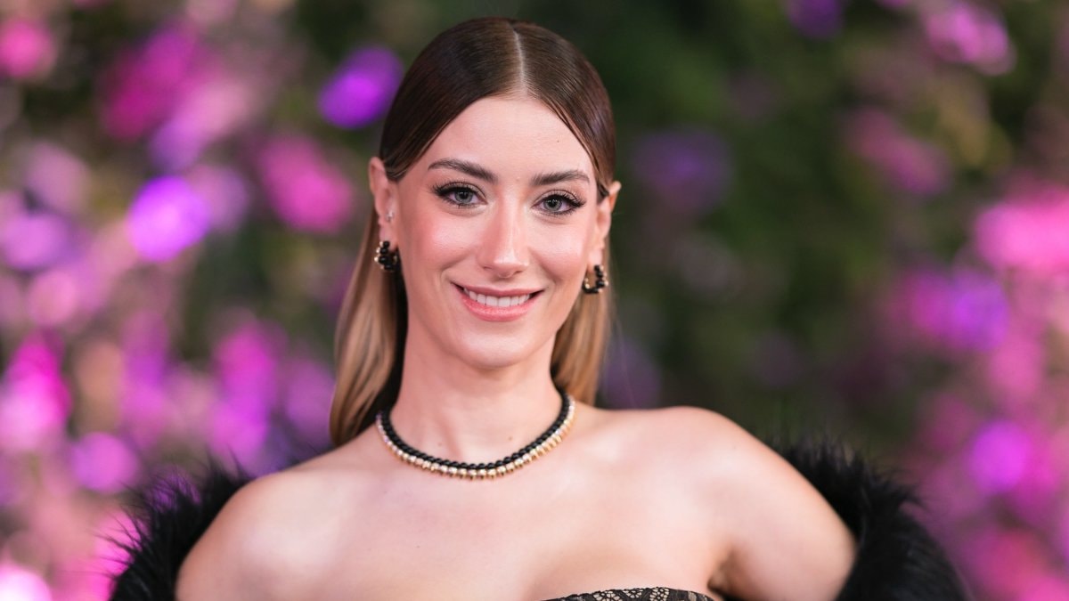 Hazal Kaya'dan Tarkan paylaşımı: İyi ki tanışmadım - Ensonhaber