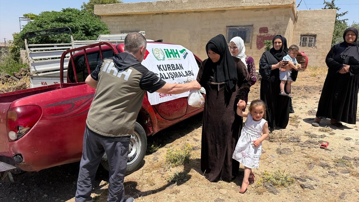 İHH, Kurban Bayramı’nda Suriye’de binlerce ihtiyaç sahibine umut oldu ...