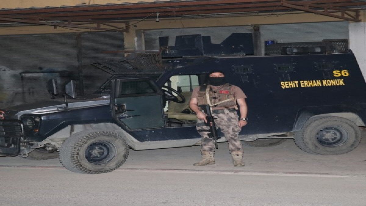 Adana’da 270 polisin katılımıyla narkotik uygulaması - Ensonhaber