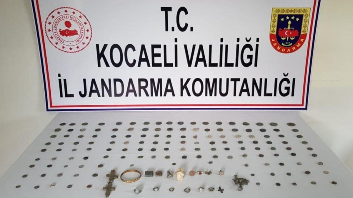 Gebze'de durdurulan araçtan 160 tarihi eser çıktı - Ensonhaber