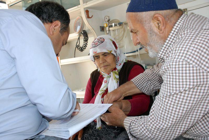 Kahramanmaraş'ta yatalak hasta oyunu ambulansta kullandı